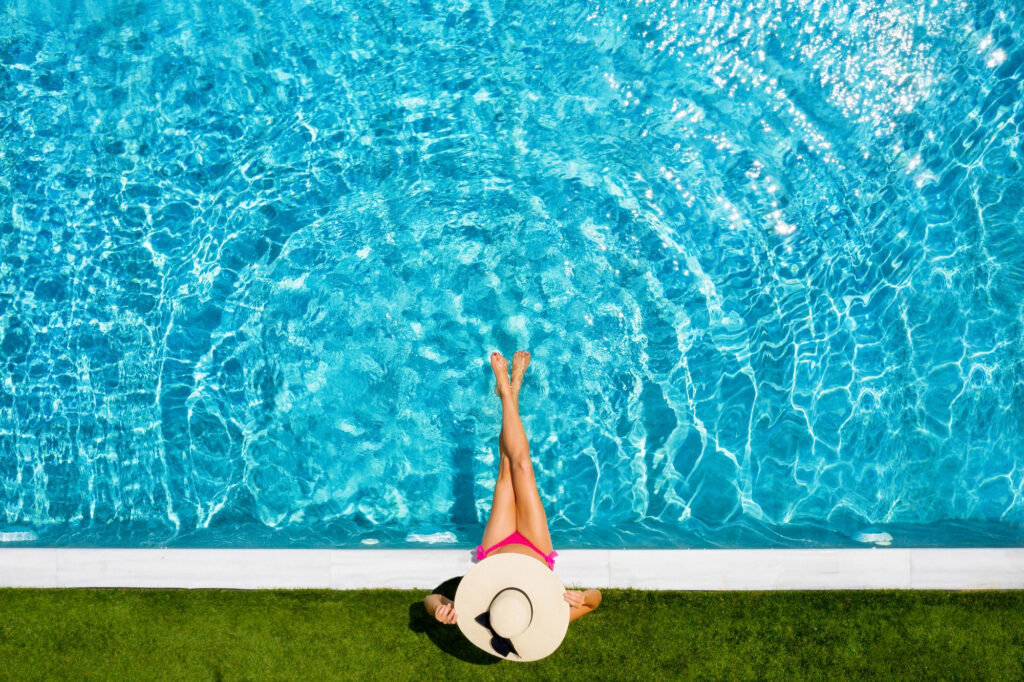 How to Use Outdoor Rugs Around the Pool Without Ruining Them - Pool ...